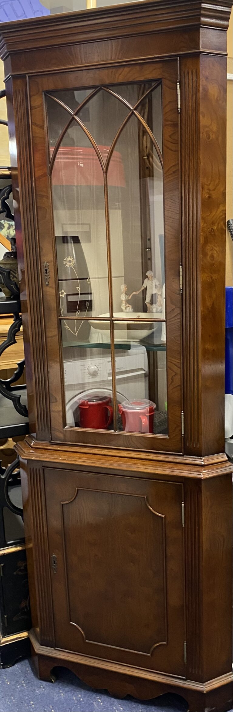 Corner display unit | The 2nd Hand Shop